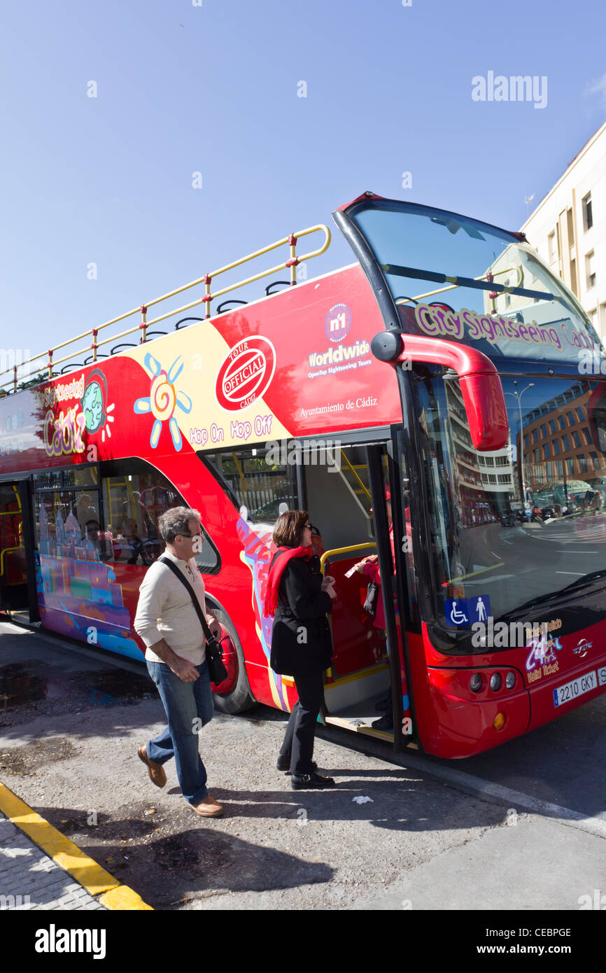 Cadiz bus hi-res stock photography and images - Alamy