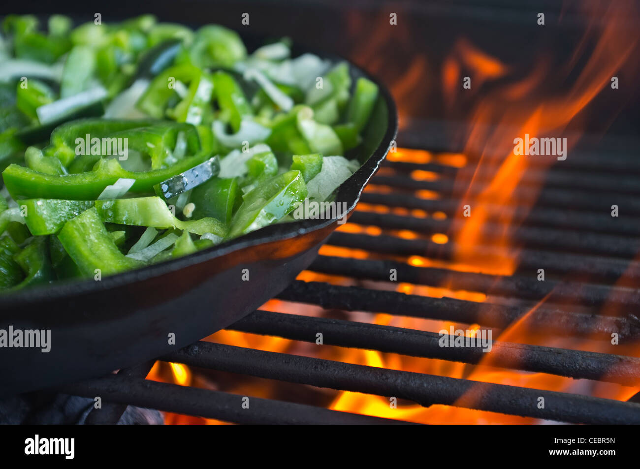 Sizzling hi-res stock photography and images - Alamy