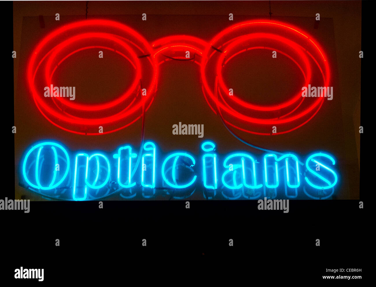 Opticians shop sign hi-res stock photography and images - Alamy