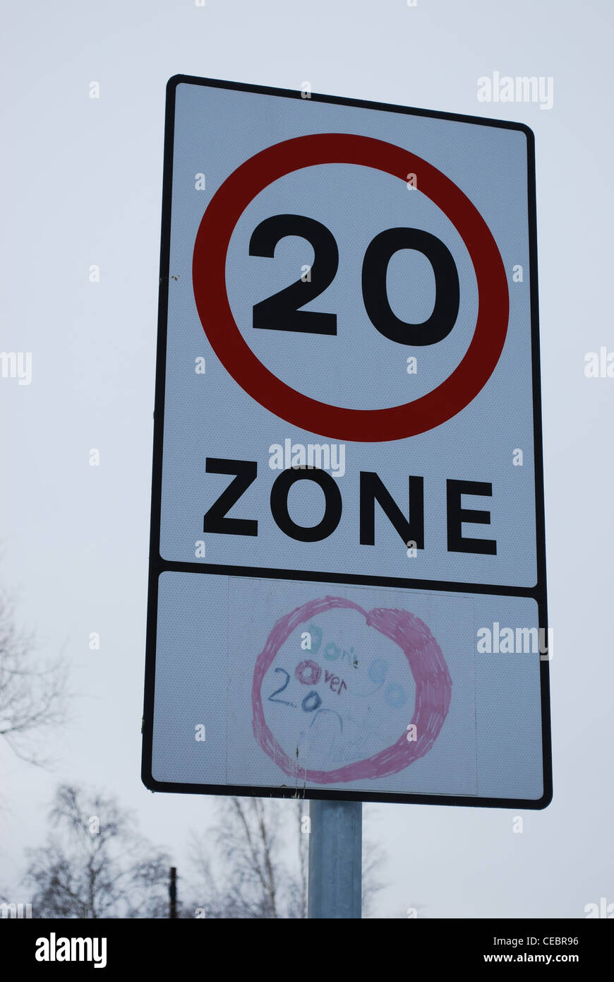 20 mile hour sign zone hi-res stock photography and images - Alamy