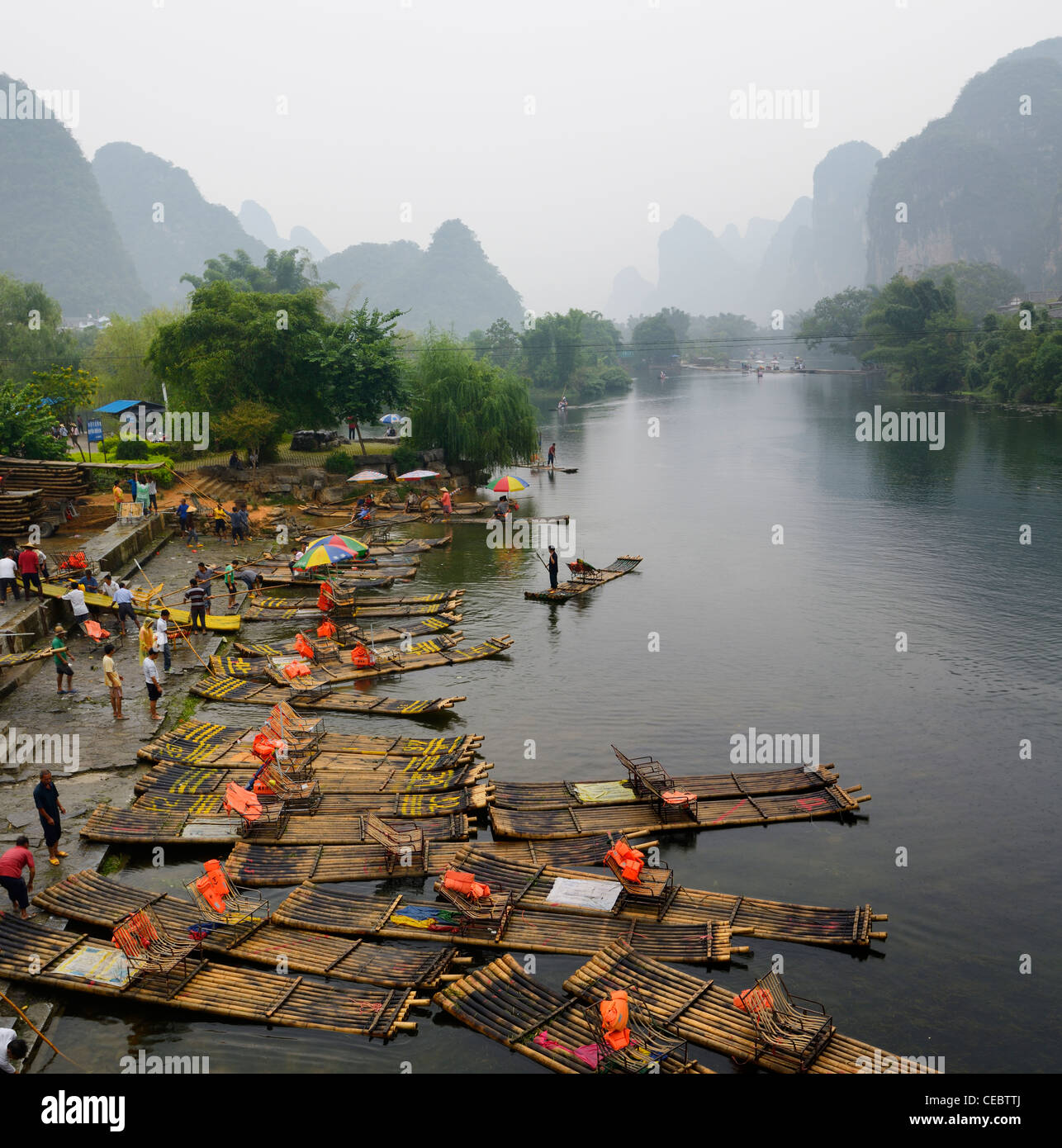 Raft bamboo water transport hi-res stock photography and images - Alamy