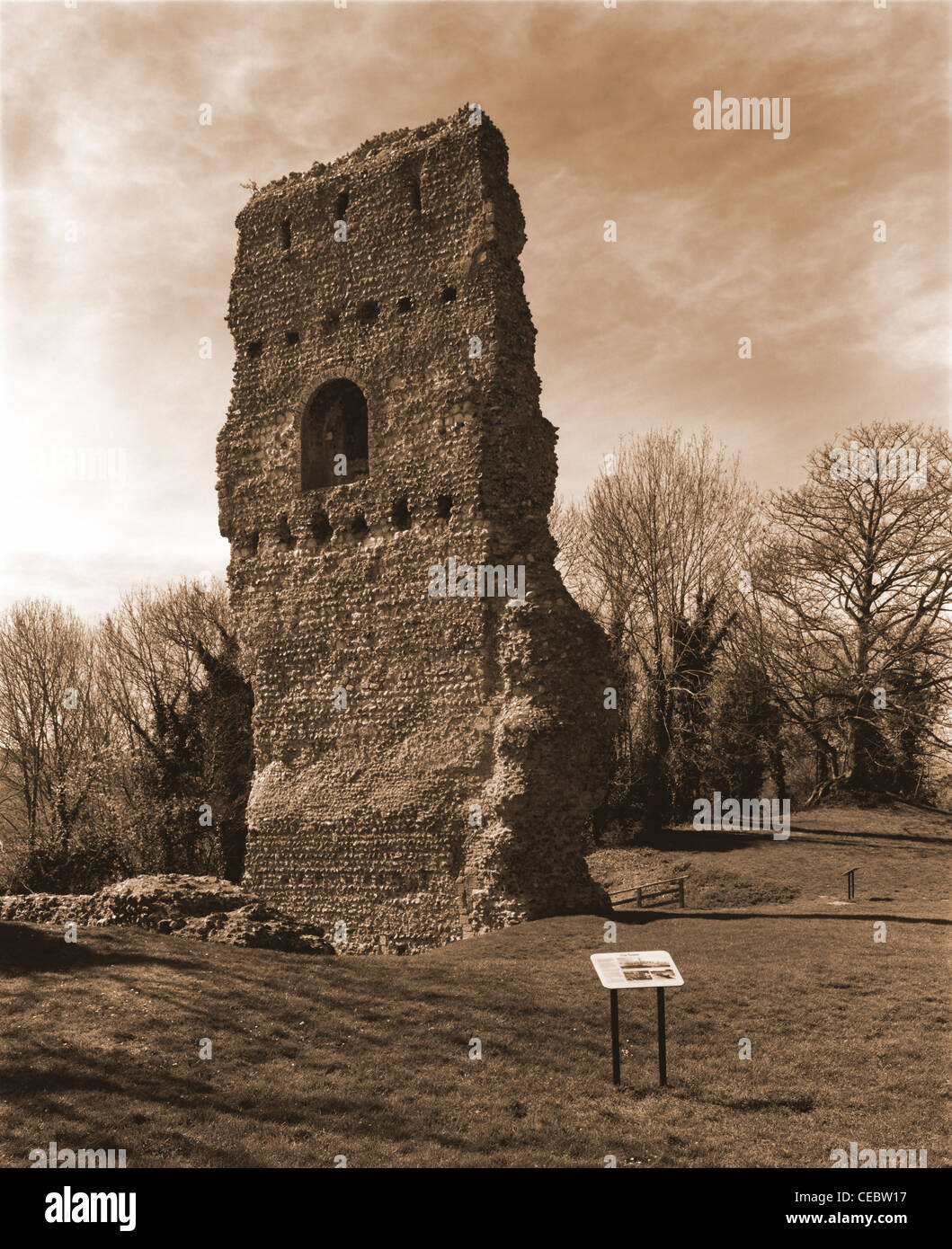 Bramber castle hi-res stock photography and images - Alamy