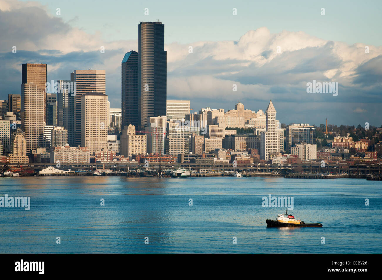 Tanker seattle skyline hi-res stock photography and images - Alamy