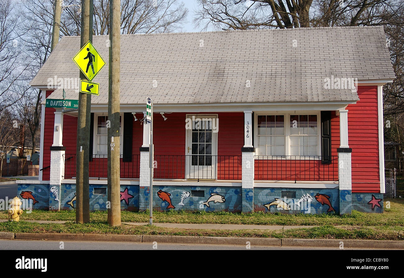A red building in Charlotte, North Carolina Stock Photo - Alamy