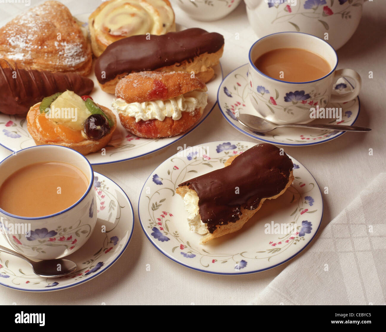 English afternoon tea sweet hi-res stock photography and images - Alamy