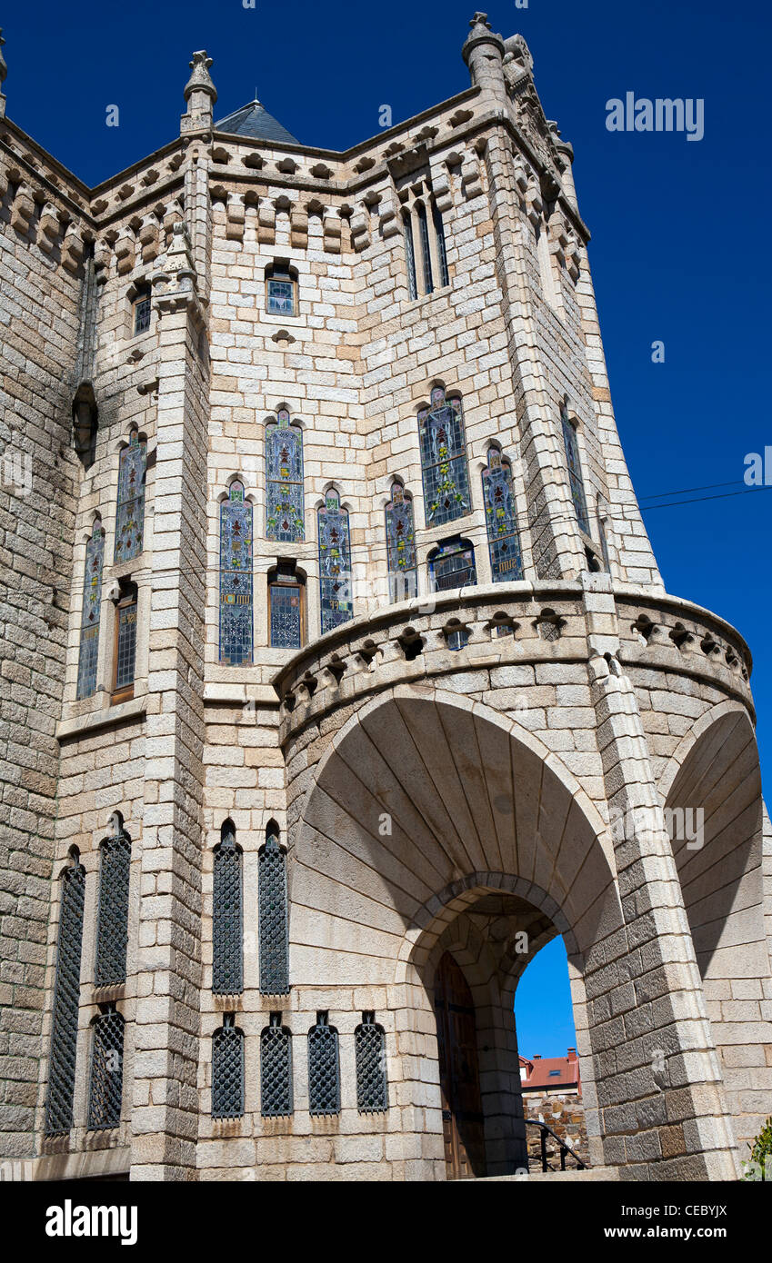Astorga episcopal palace by antoni gaudi hi-res stock photography and ...