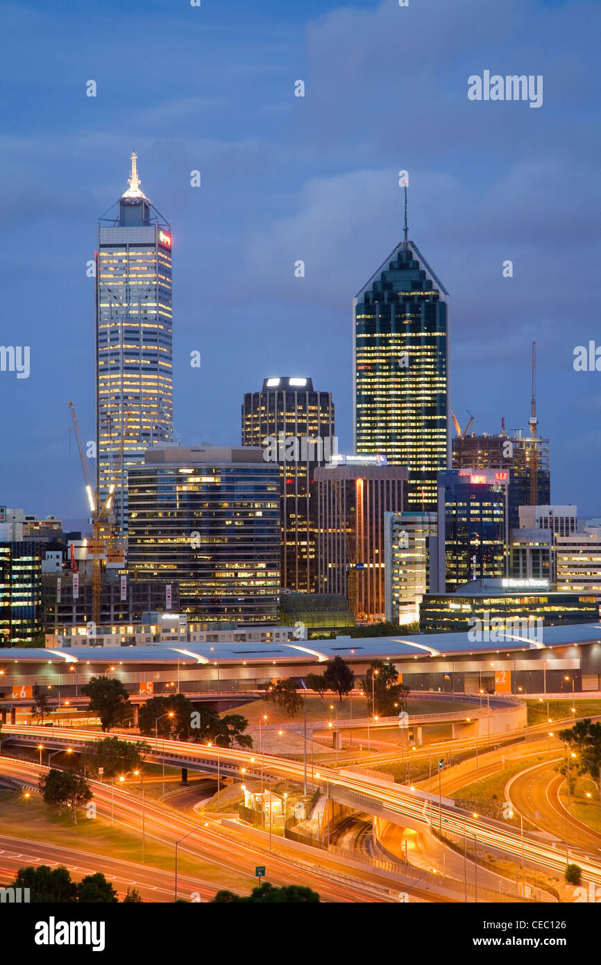 Dusk view of Perth skyline from Kings Park. Perth, Western Australia ...