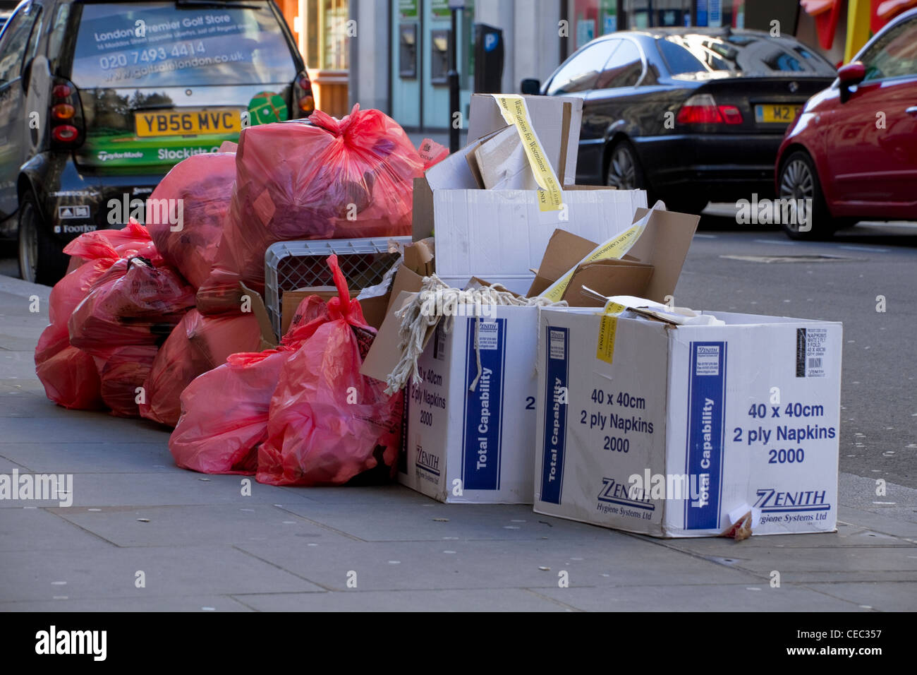 Cardboard city london hi-res stock photography and images - Alamy