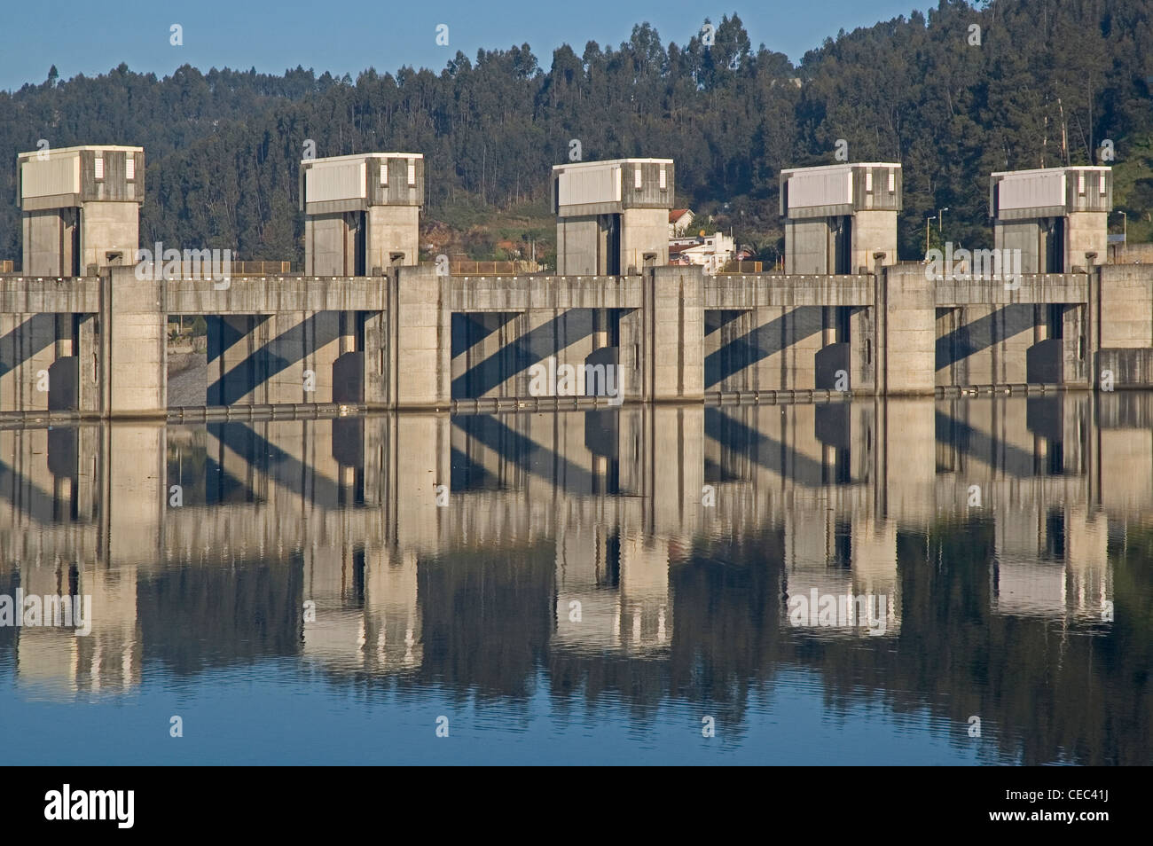 PORTUGAL, River Douro, Barragem Dam Stock Photo - Alamy