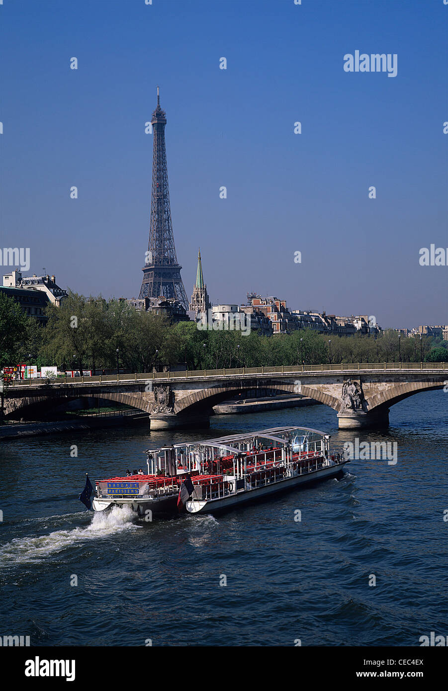 Paris, Bateaux, tourist boat, on the River Seine, Eiffel Tower in the ...