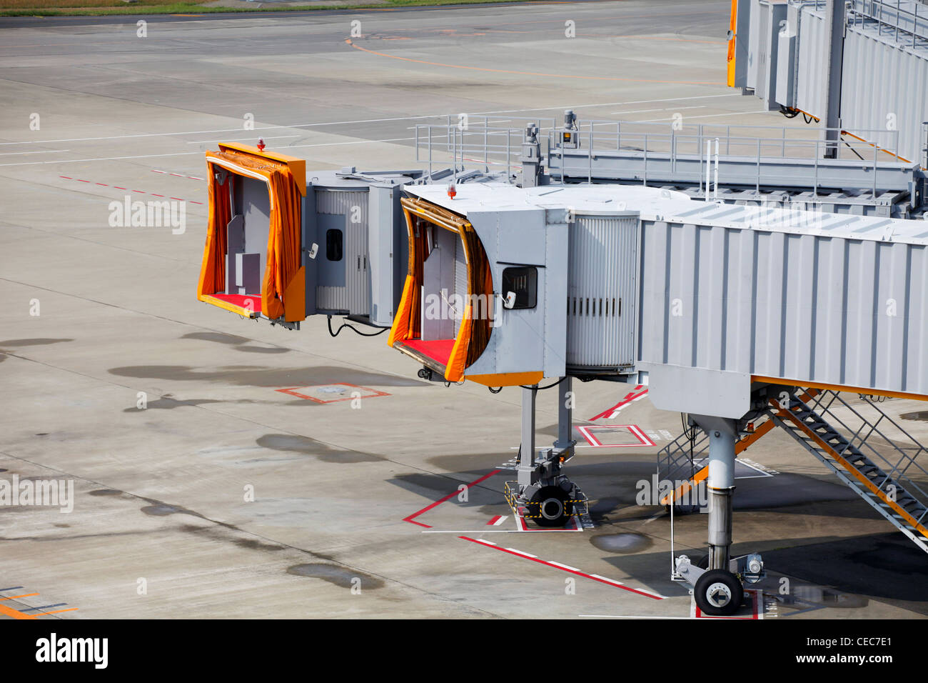 Movable Jet bridges, New Tokyo International Airport, Narita, Tokyo ...