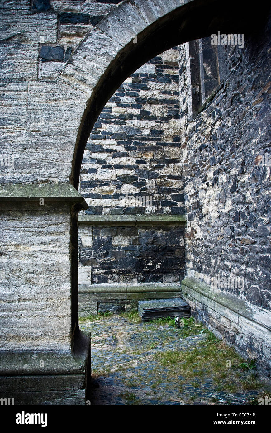 Gothic arch hi-res stock photography and images - Alamy