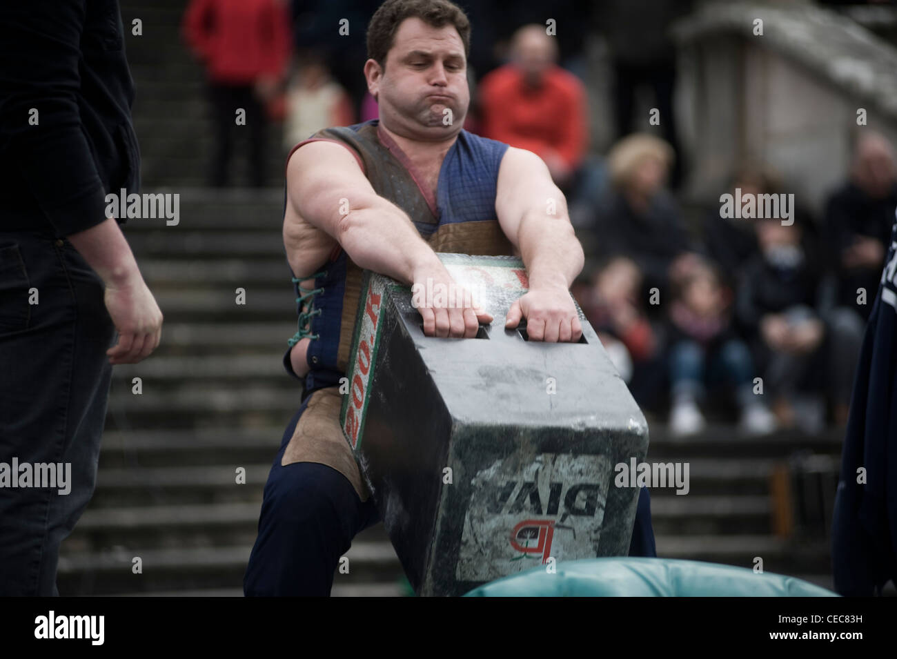 Stone lifting basque country hi-res stock photography and images - Alamy