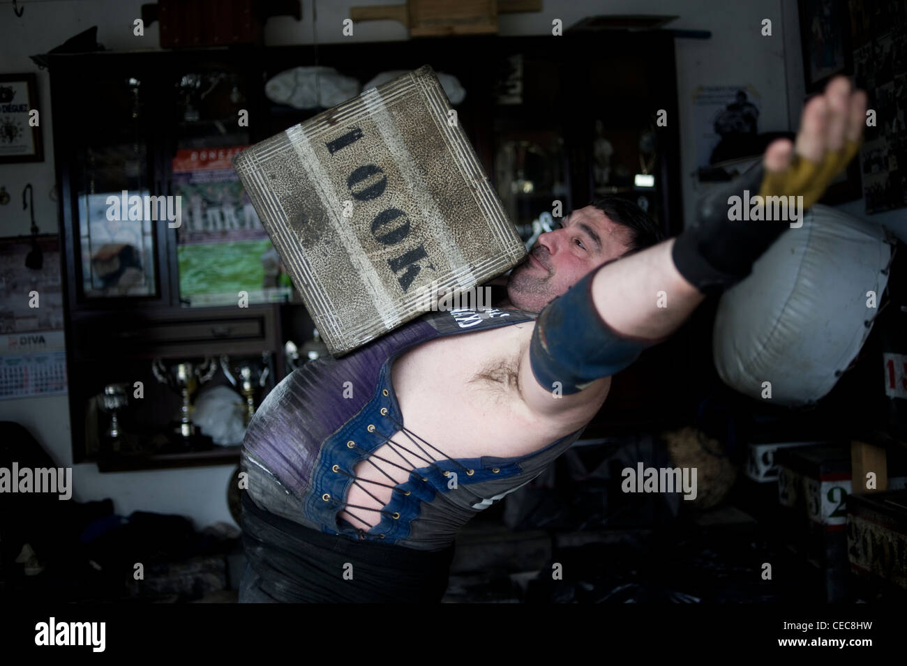 Stone lifting basque country hi-res stock photography and images - Alamy