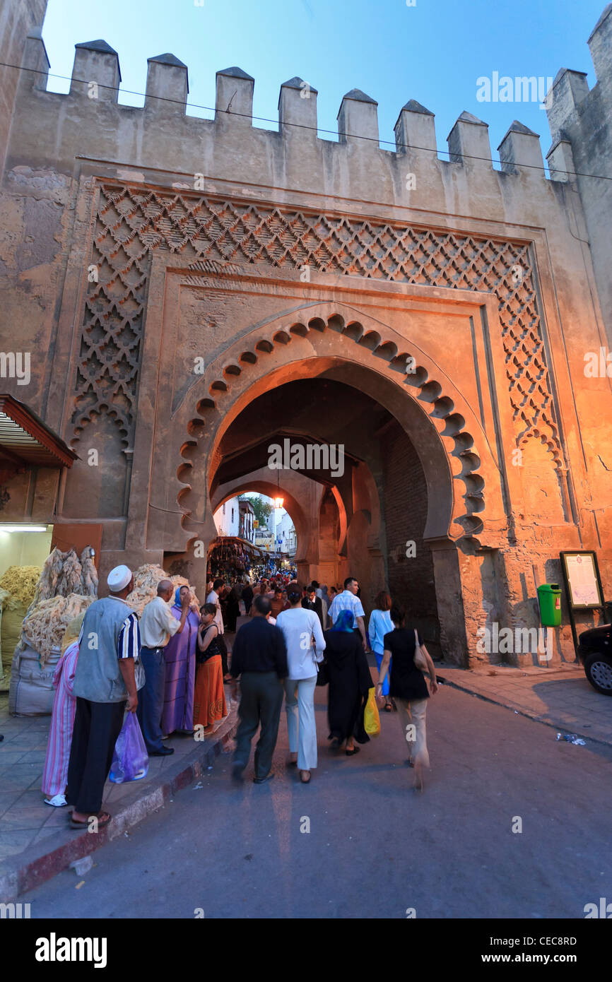 Old medina fez archway hi-res stock photography and images - Alamy