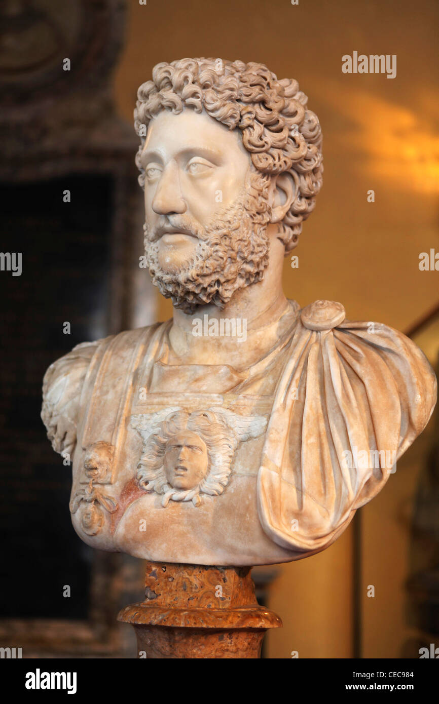 Commodus statue hi-res stock photography and images - Alamy