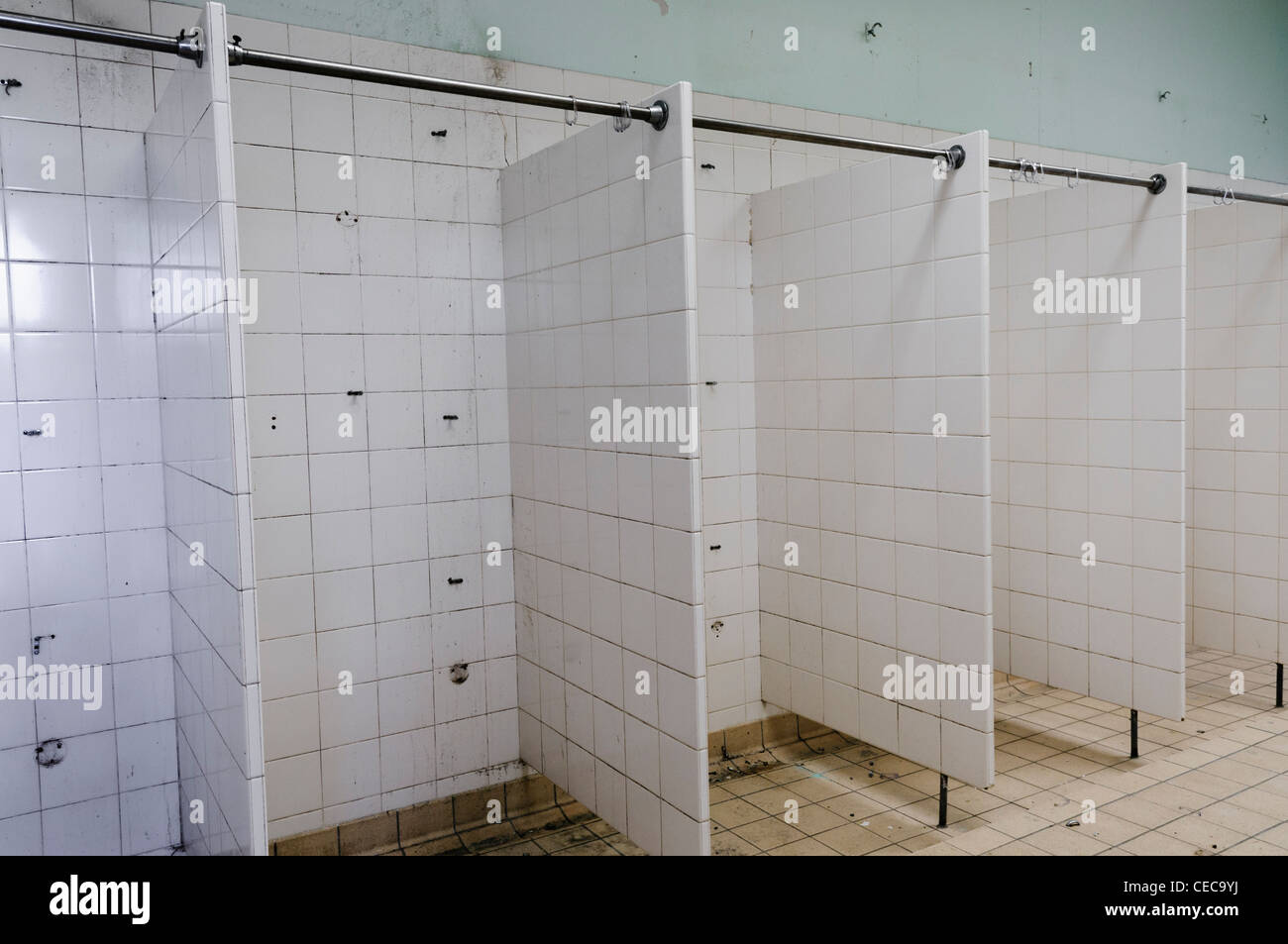 Are Showers Mandatory In High School at Carolyn Wilson blog