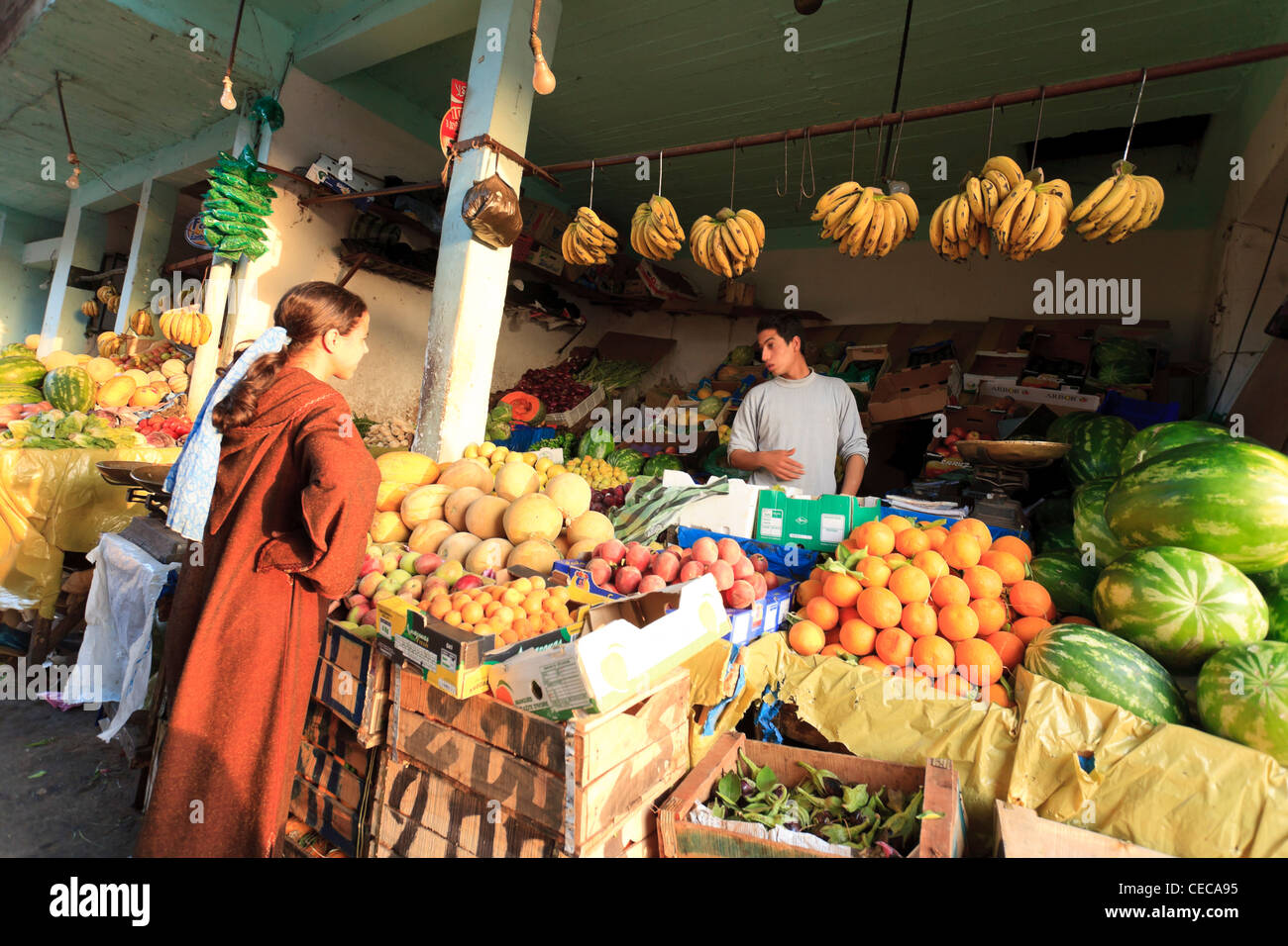 Fruit vegetable shop marrakech morocco hi-res stock photography and ...