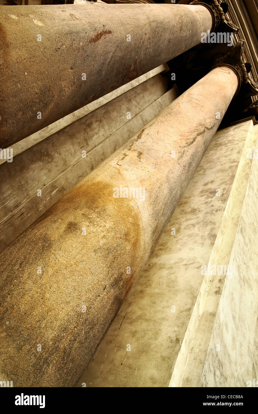 Perspective classical building columns hi-res stock photography and ...