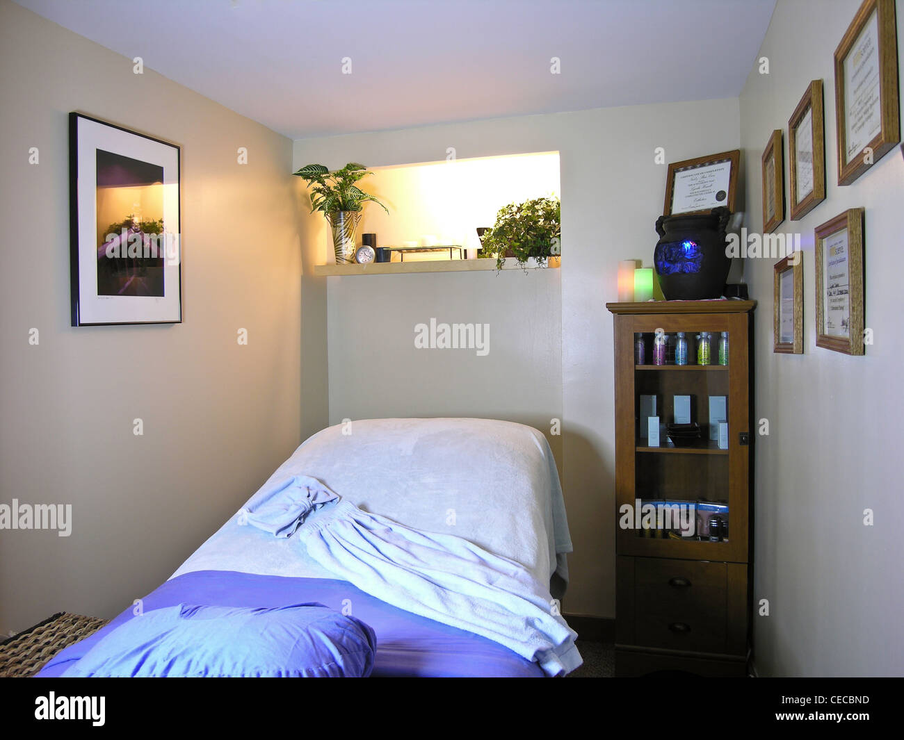 Massage Therapist Table and Work Room Stock Photo - Alamy