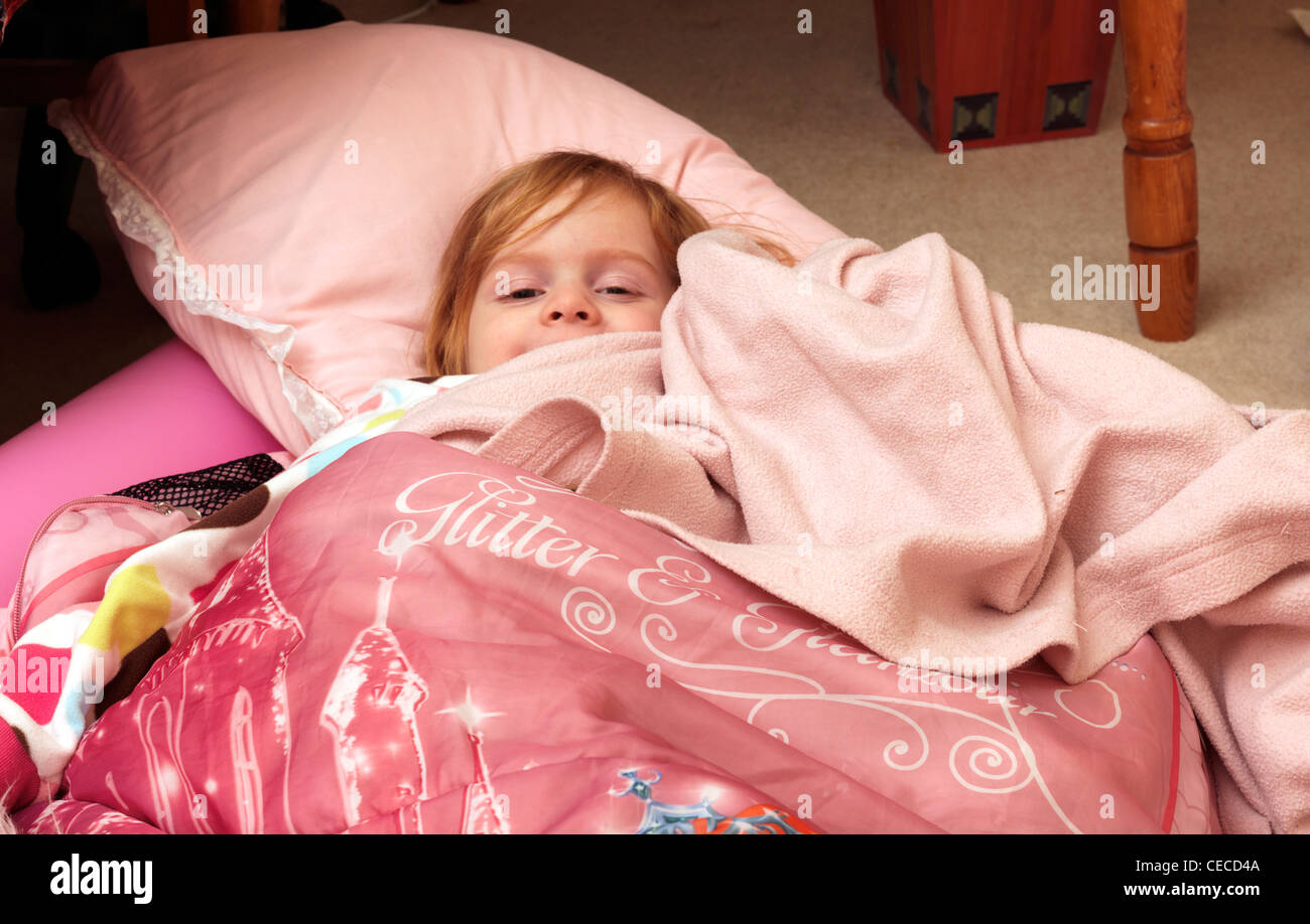 Girl sleepover hi-res stock photography and images - Alamy