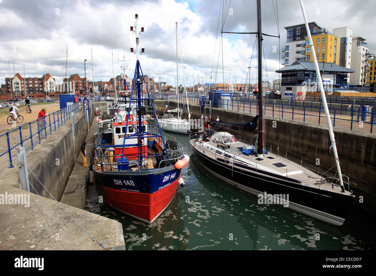 Sovereign Harbour Lock High Resolution Stock Photography and Images - Alamy