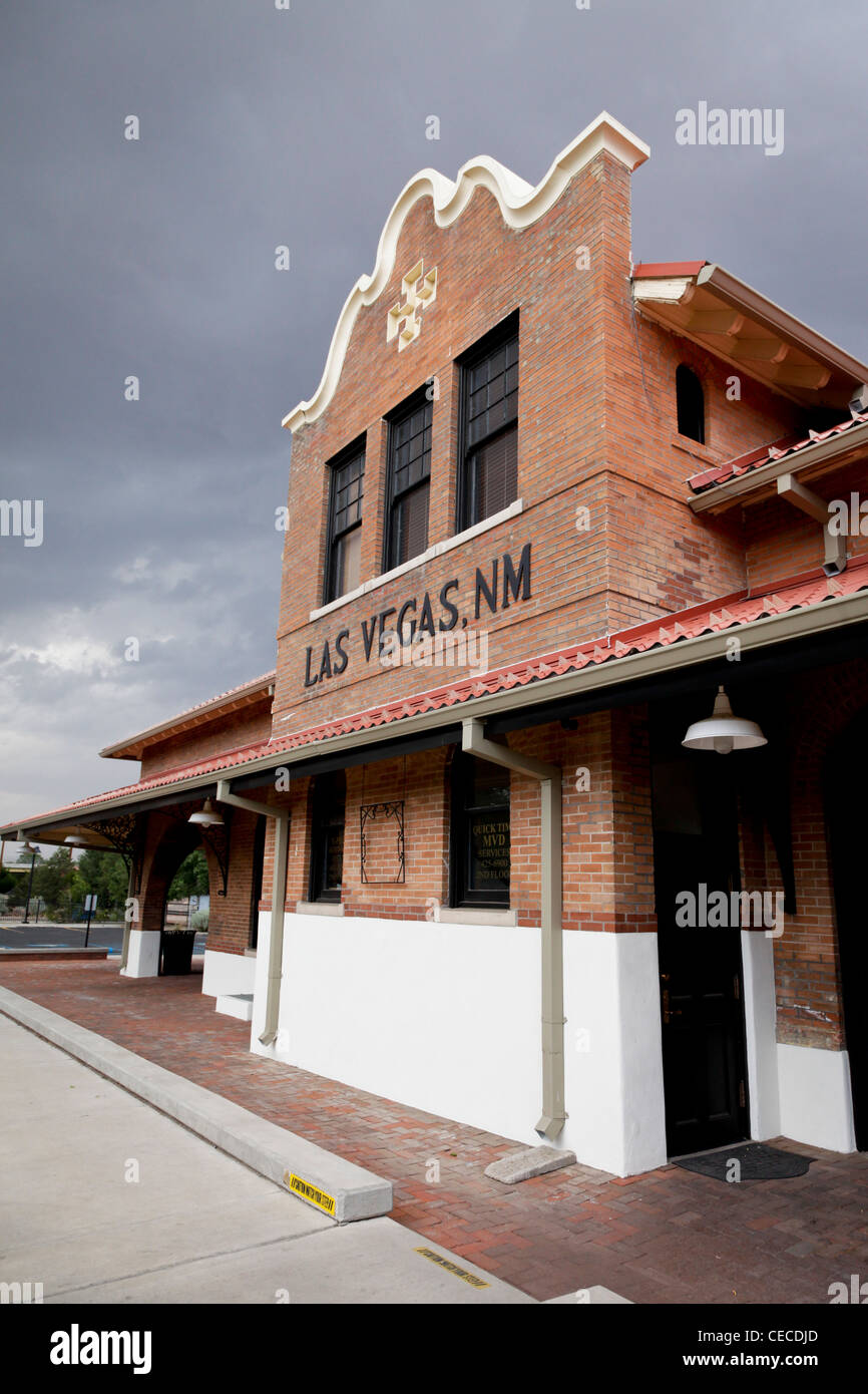 Mission revival hi-res stock photography and images - Alamy