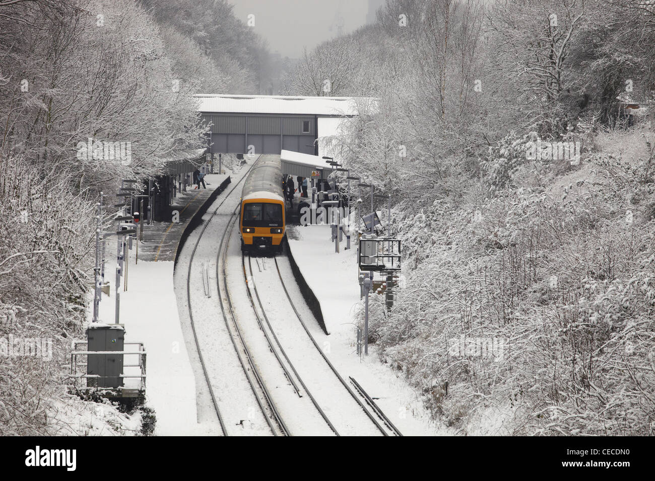 Train in snow uk hi-res stock photography and images - Alamy