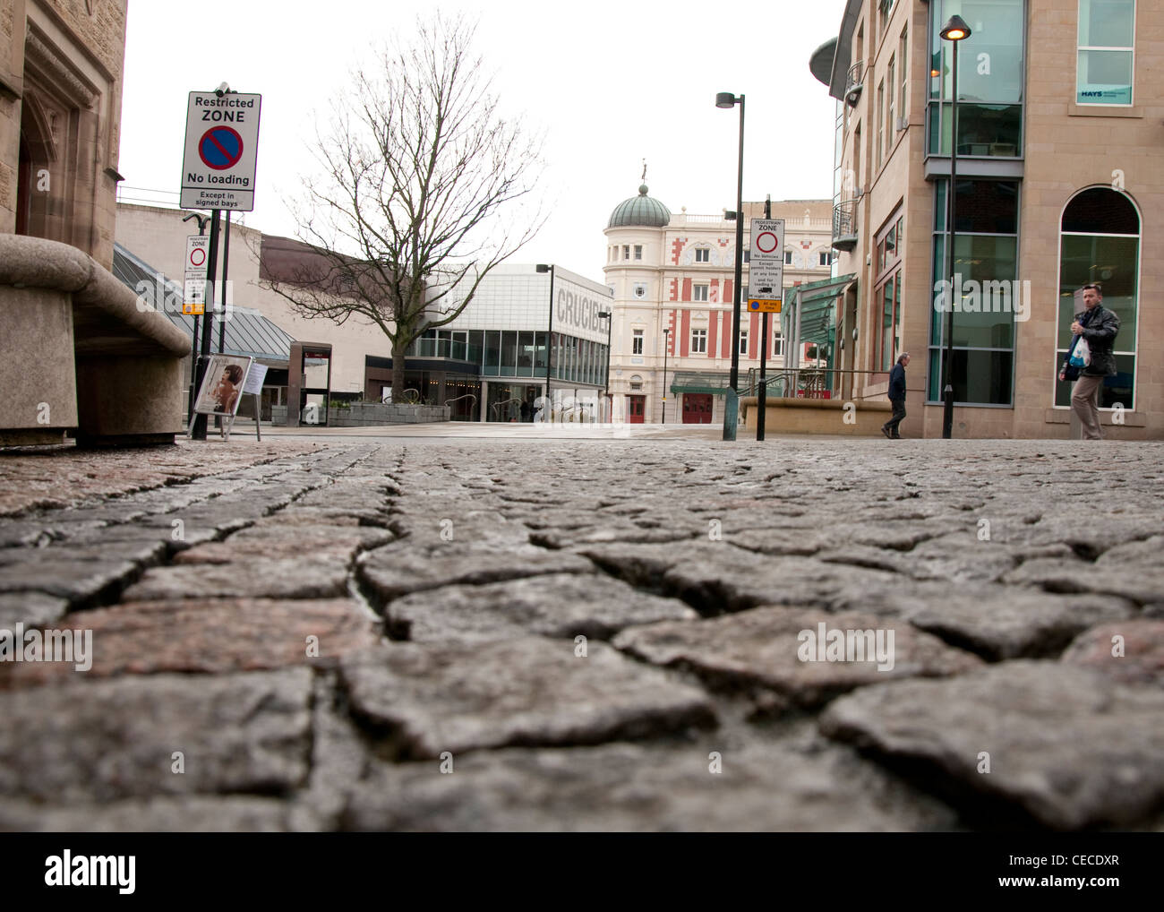 Row of cobble stones hi-res stock photography and images - Alamy