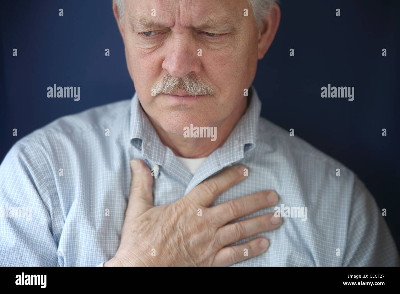 Hand clutches hi-res stock photography and images - Alamy