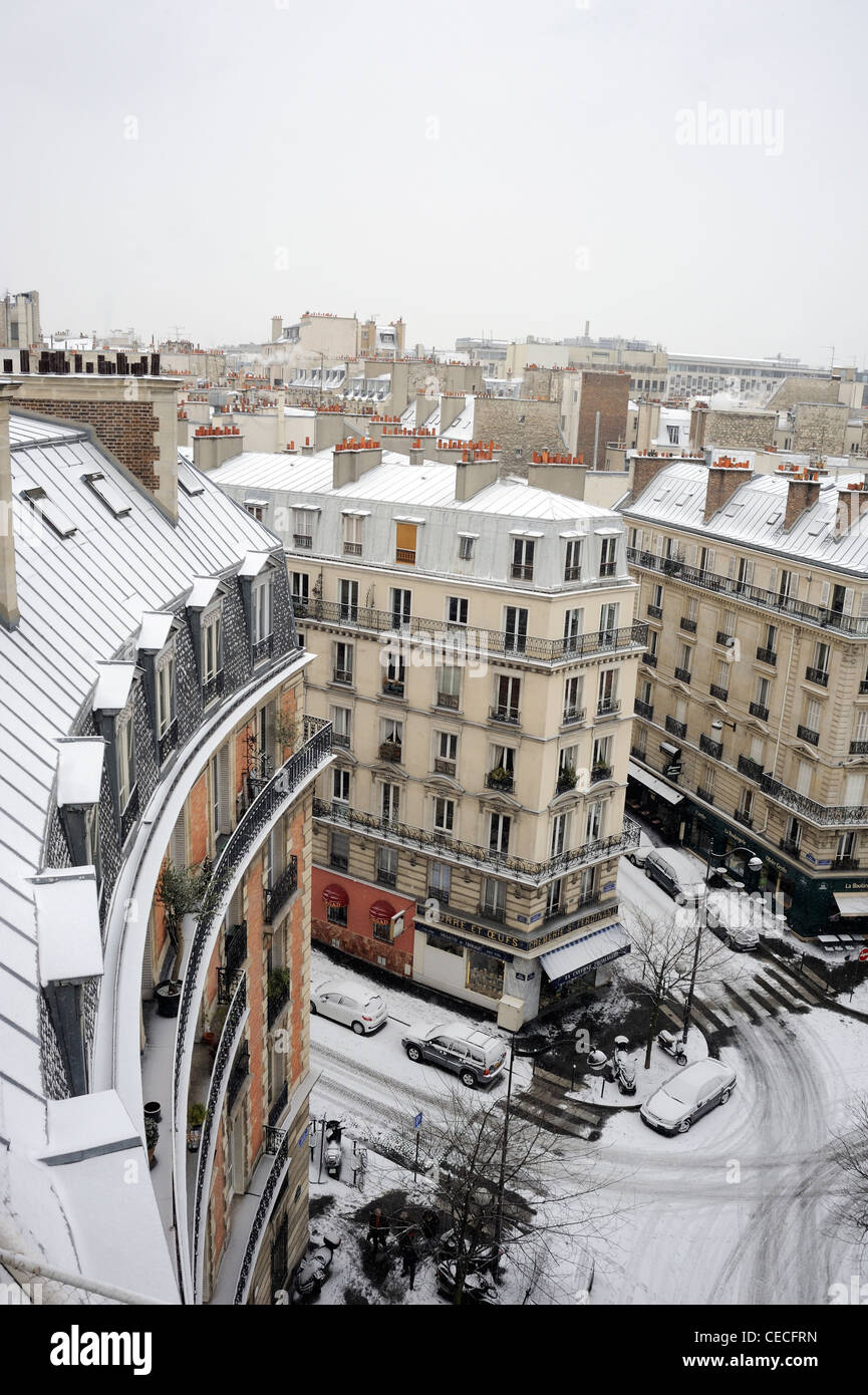 Rooftops of Parisian buildings under snow, Paris, IDF, France,r Europe ...