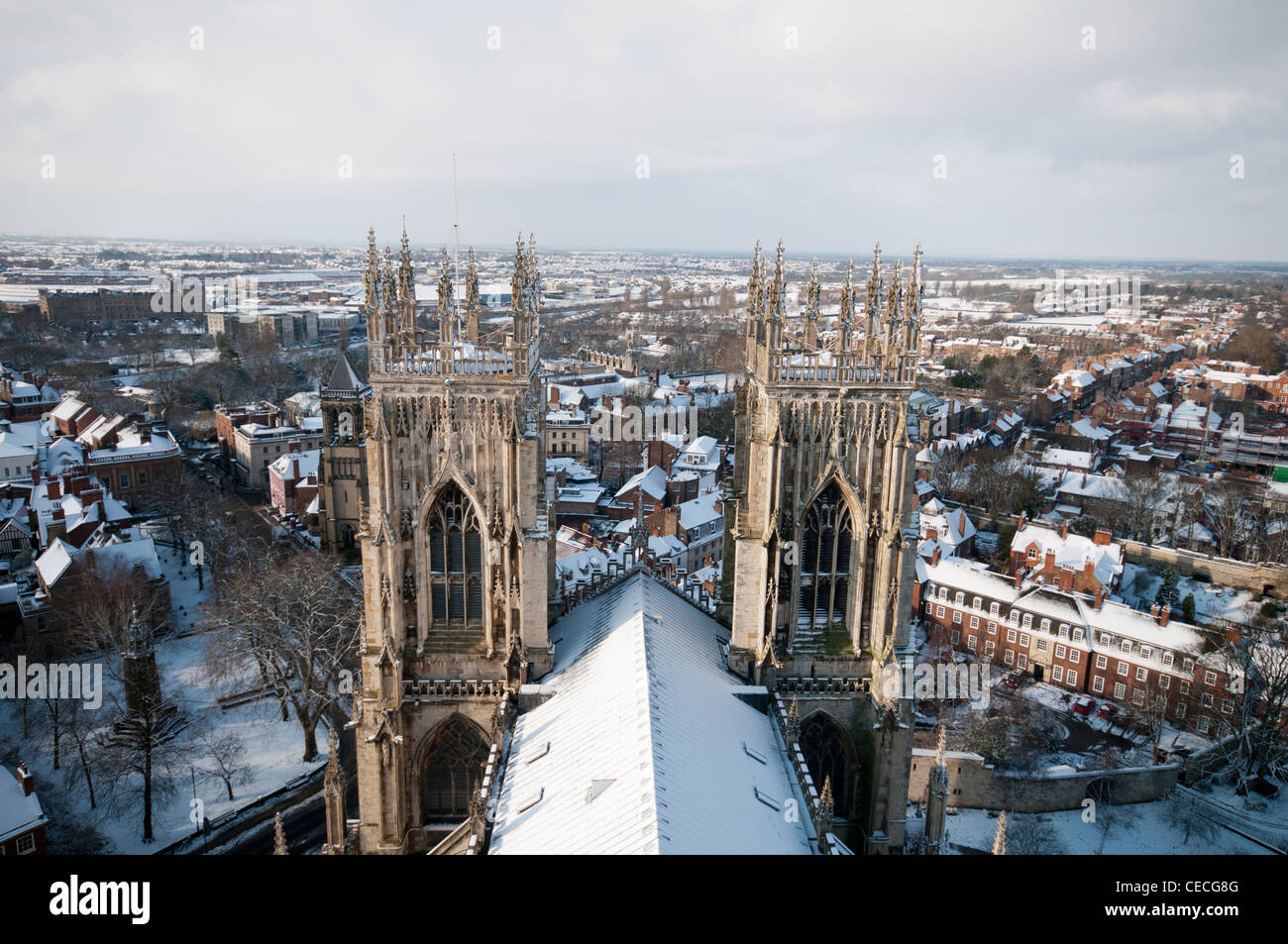 York minster snow hi-res stock photography and images - Alamy