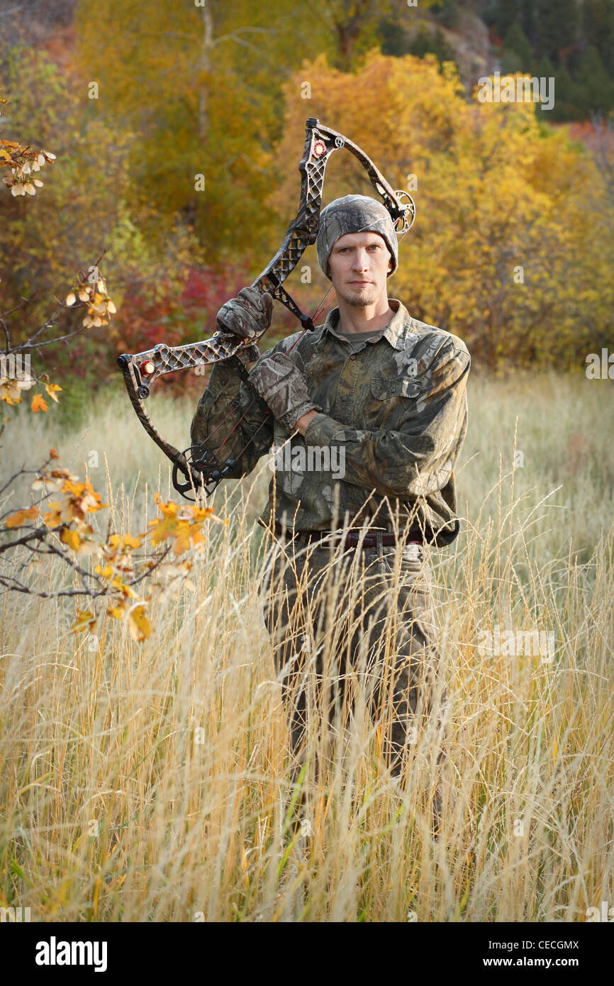 Bow hunting deer hi-res stock photography and images - Alamy