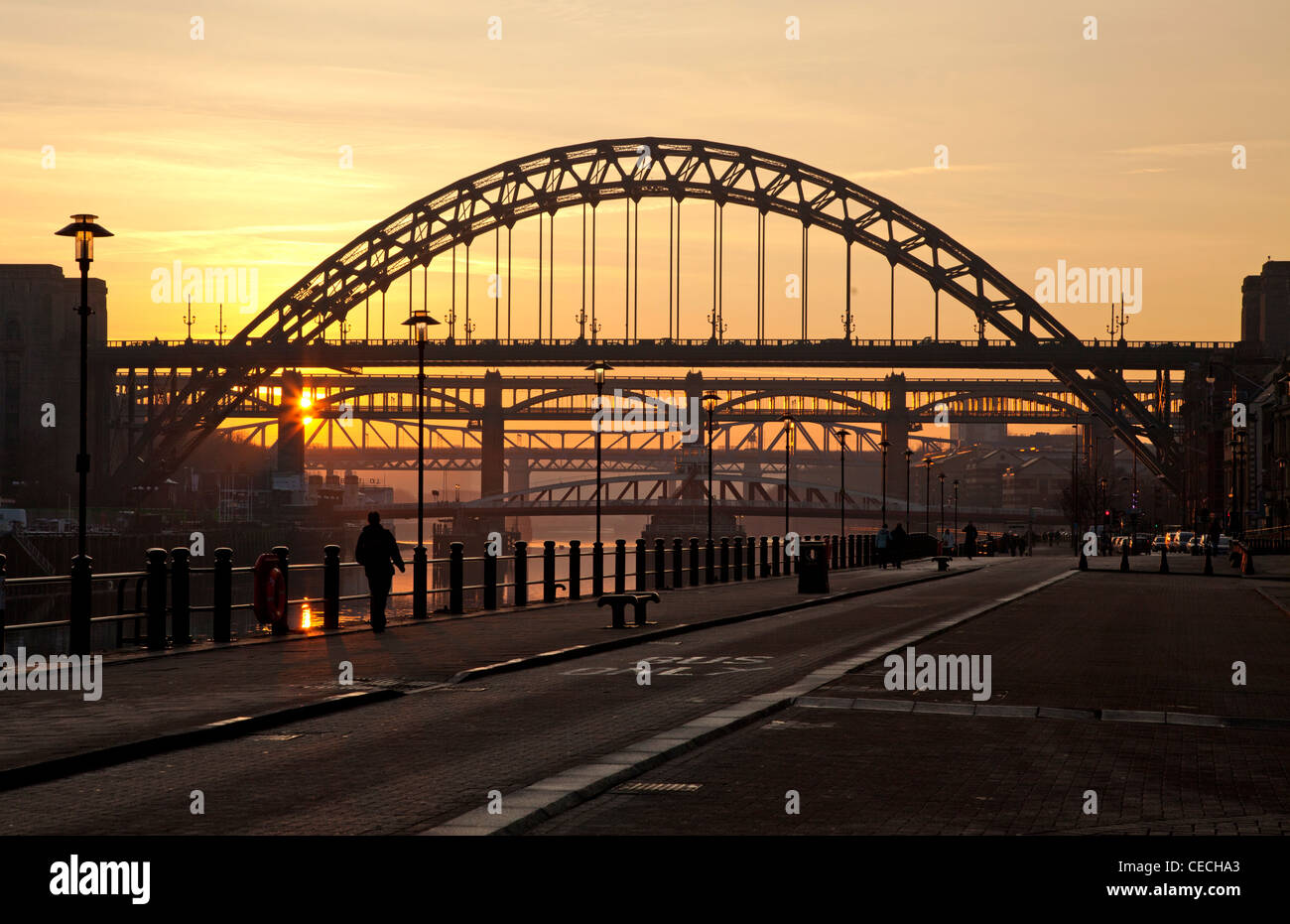 Silhouette of tyne bridge hi-res stock photography and images - Alamy