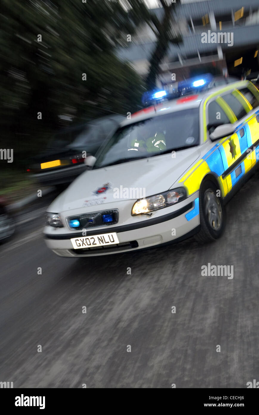 British police car flashing lights hi-res stock photography and images ...