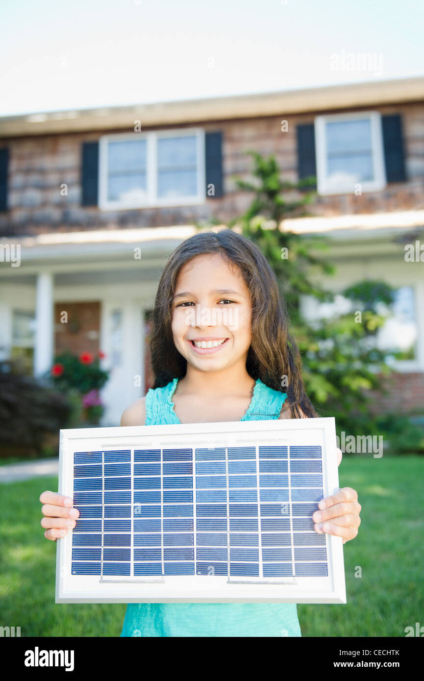 Solar panel house showing hi-res stock photography and images - Alamy
