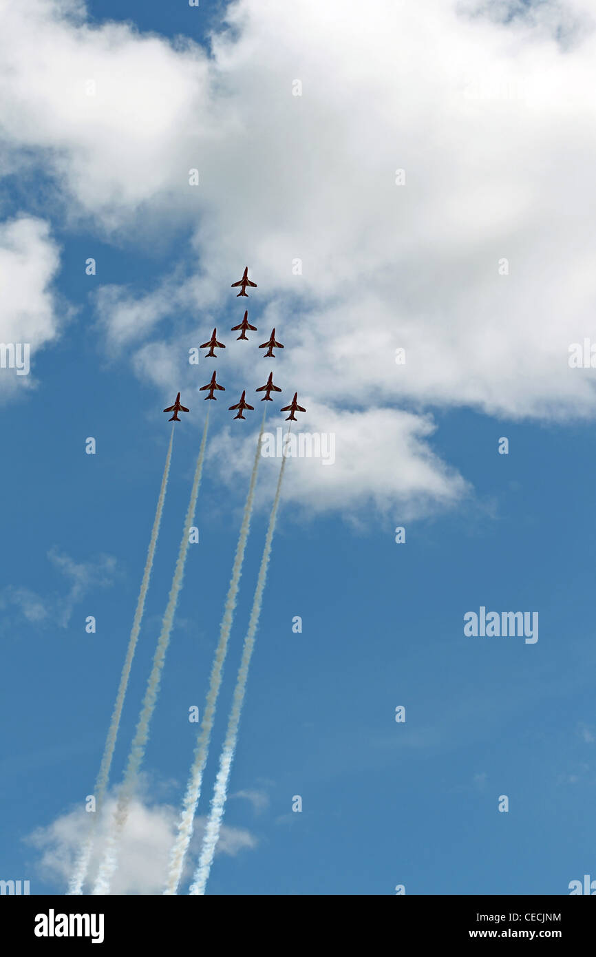 The Red Arrows flying formation team Stock Photo - Alamy