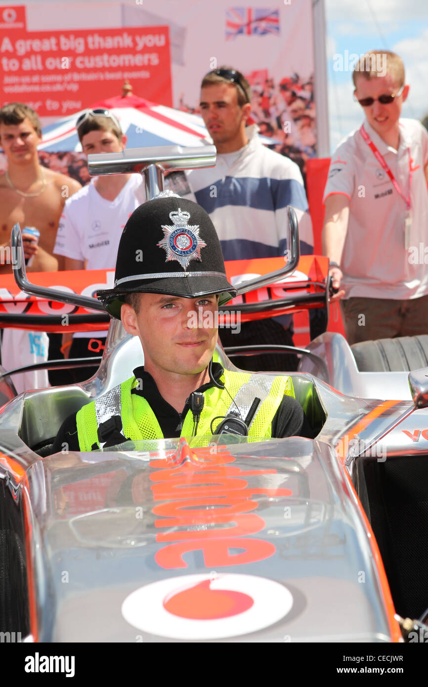 British policeman hi-res stock photography and images - Alamy