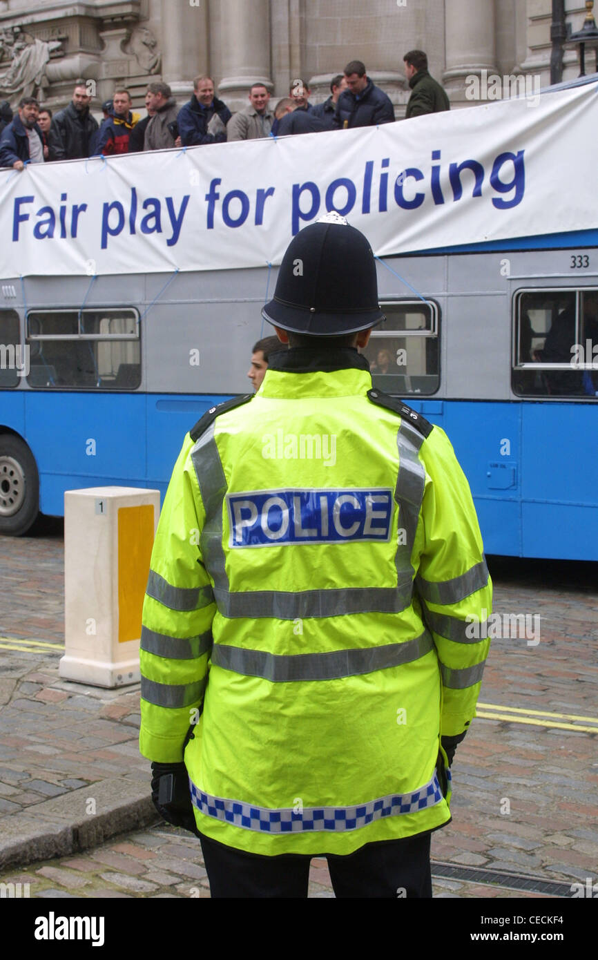 Police pay protest hi-res stock photography and images - Alamy