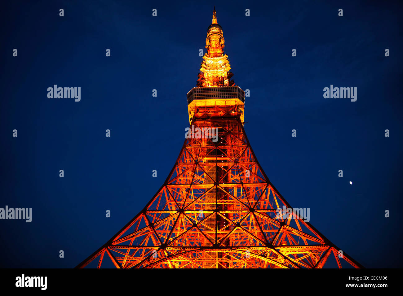 Tokyo Tower at night. Japan Stock Photo - Alamy