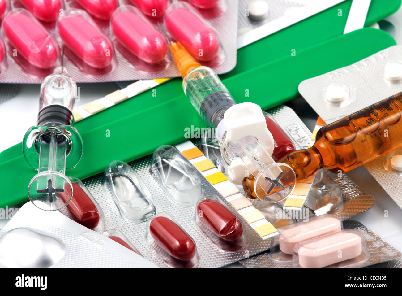 Hiv pill hi-res stock photography and images - Alamy