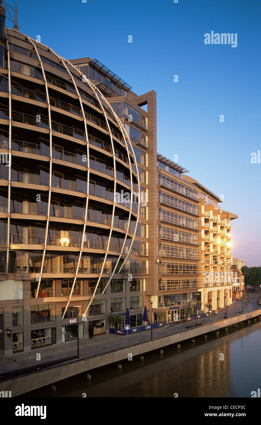 Bankside buildings hi-res stock photography and images - Alamy