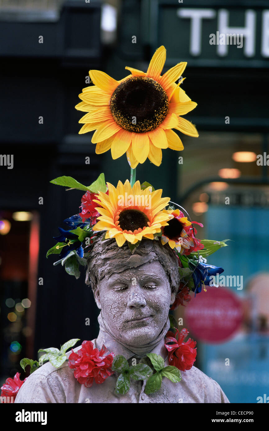 Human statue covent garden london hi-res stock photography and images ...