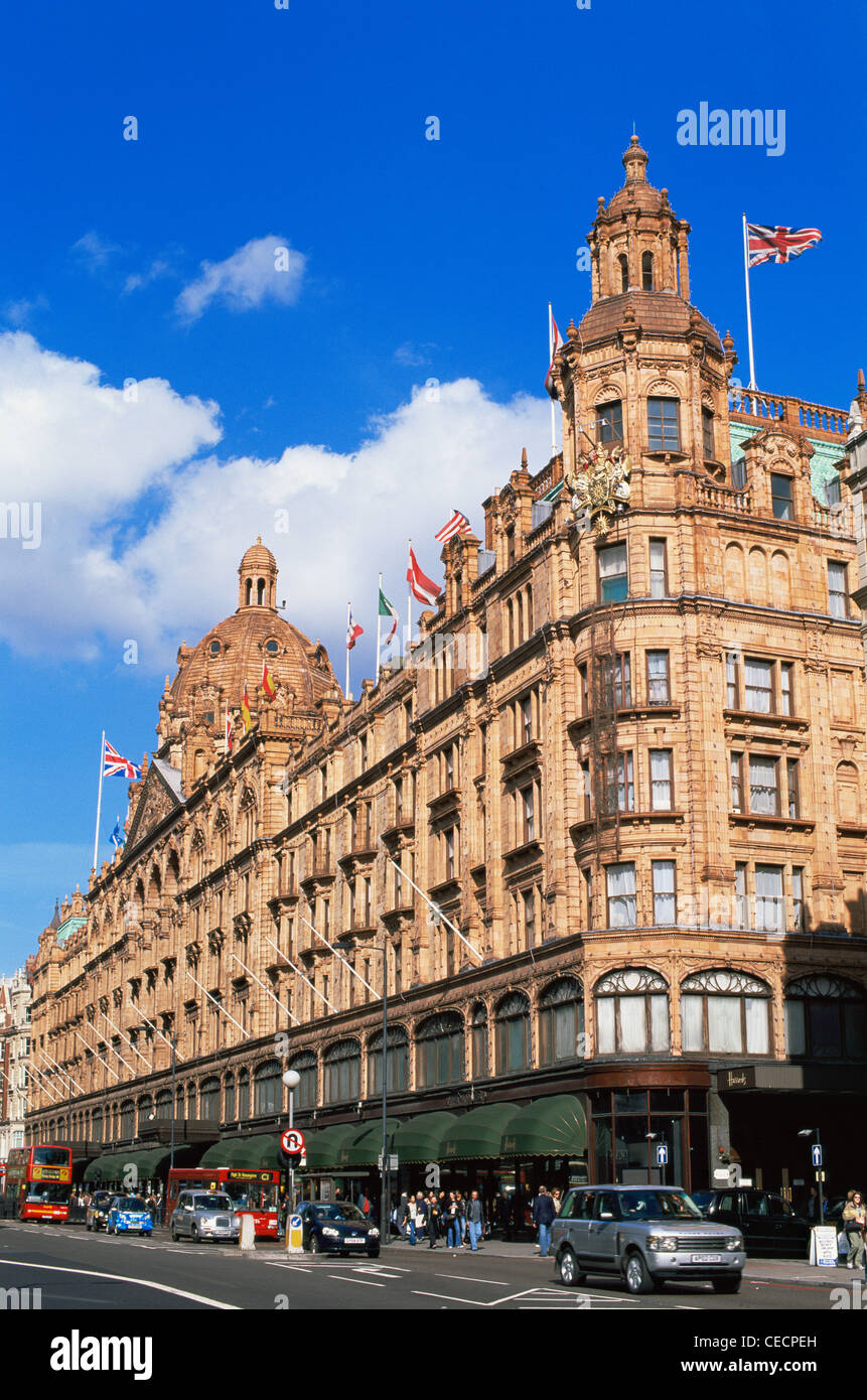 England, London, Knightsbridge, Harrods Stock Photo - Alamy