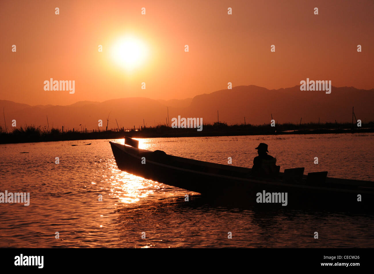SUNSET ON INLE LAKE, MYANMAR, BURMA Stock Photo - Alamy