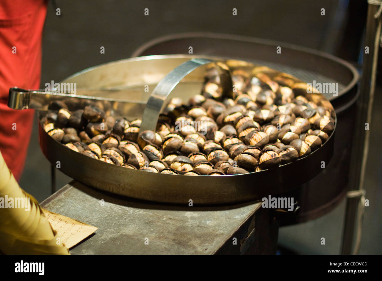 Chestnuts roasting by an open fire hi-res stock photography and images ...