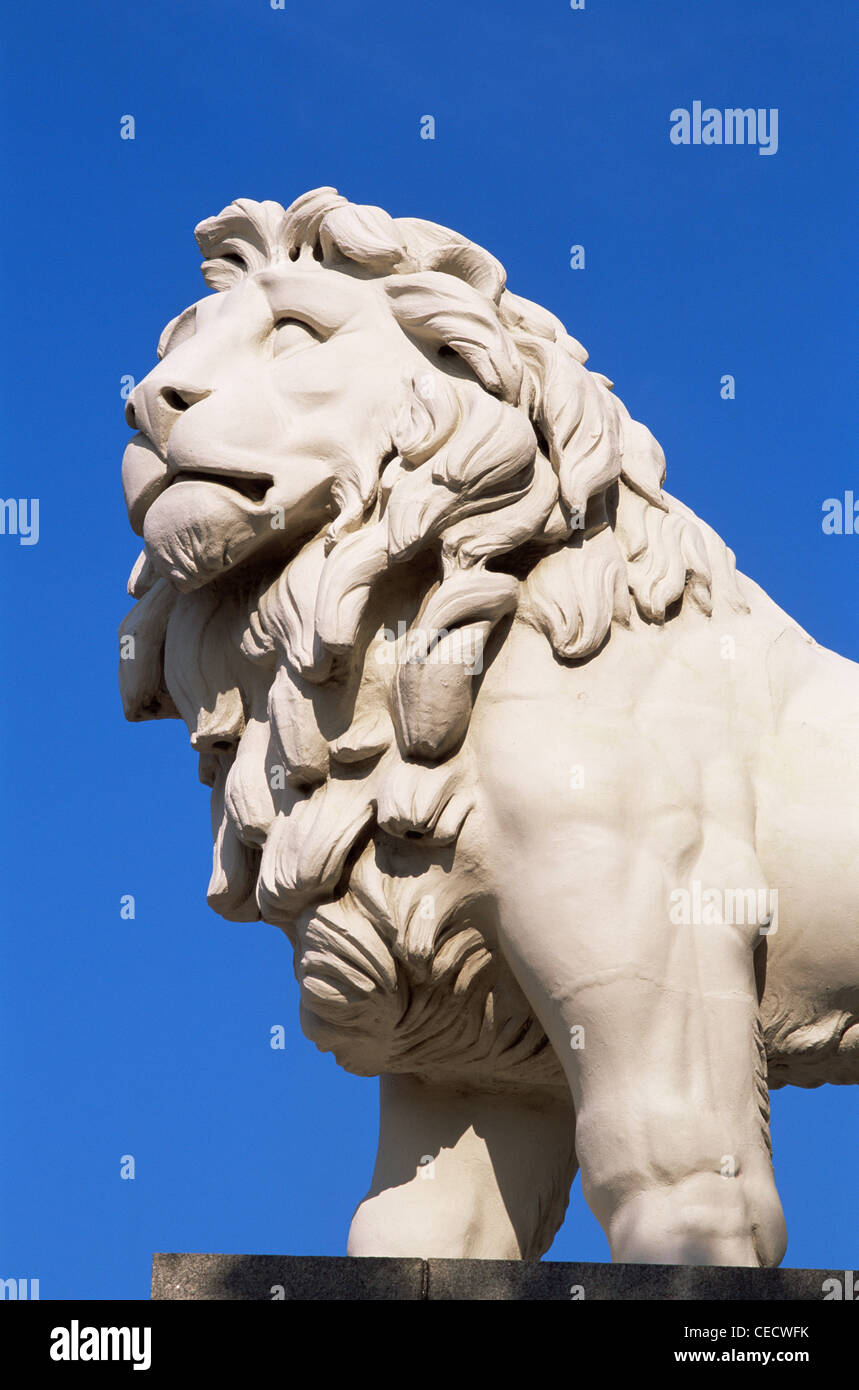 England, London, South Bank Lion Statue on Westminster Bridge Stock ...