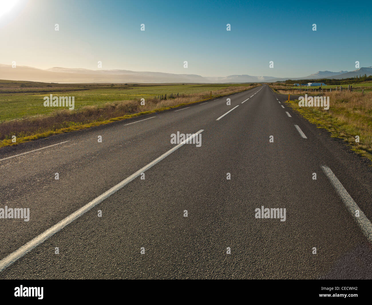 Highway road in iceland hi-res stock photography and images - Alamy