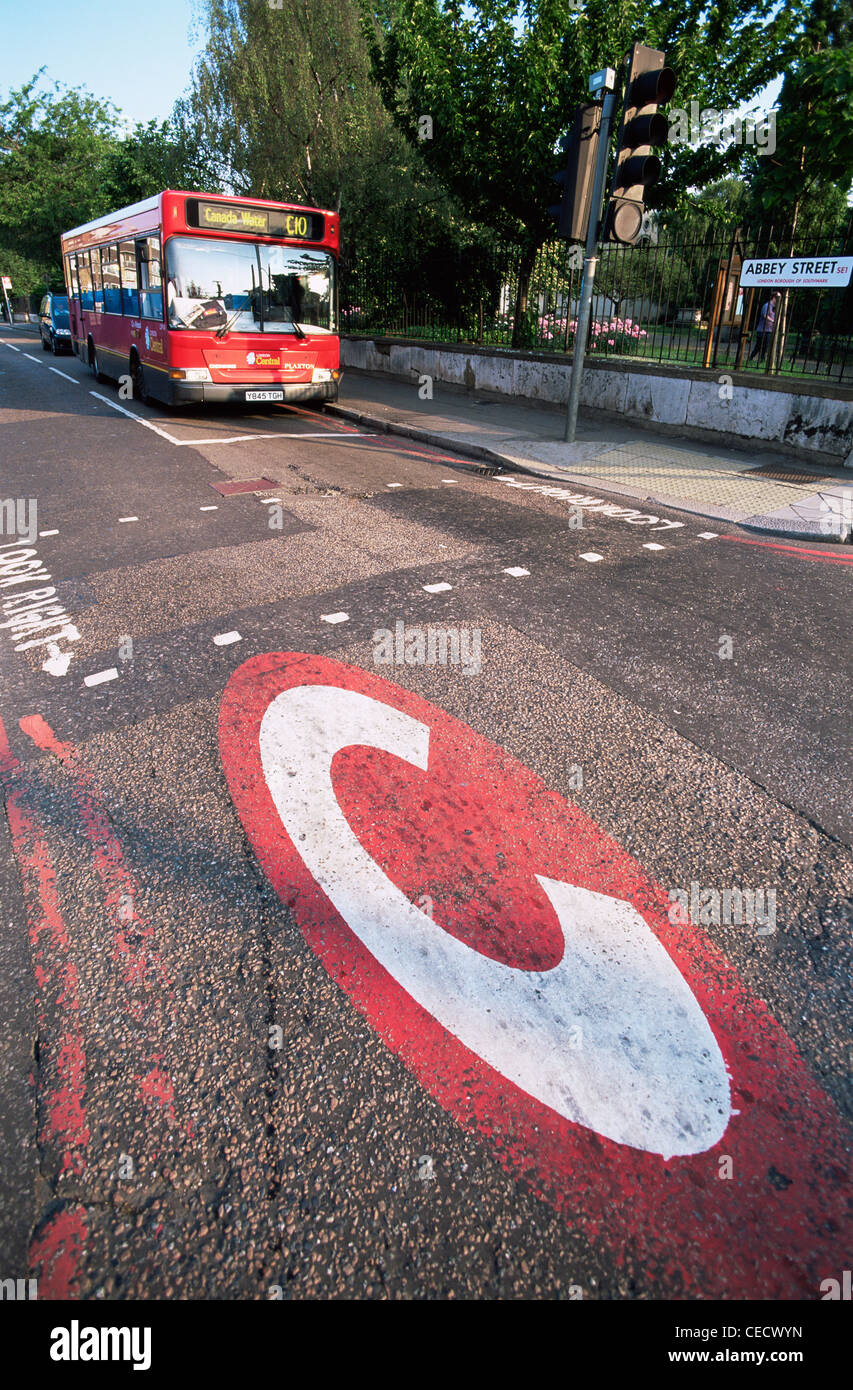 London street road sign signs hi-res stock photography and images - Alamy