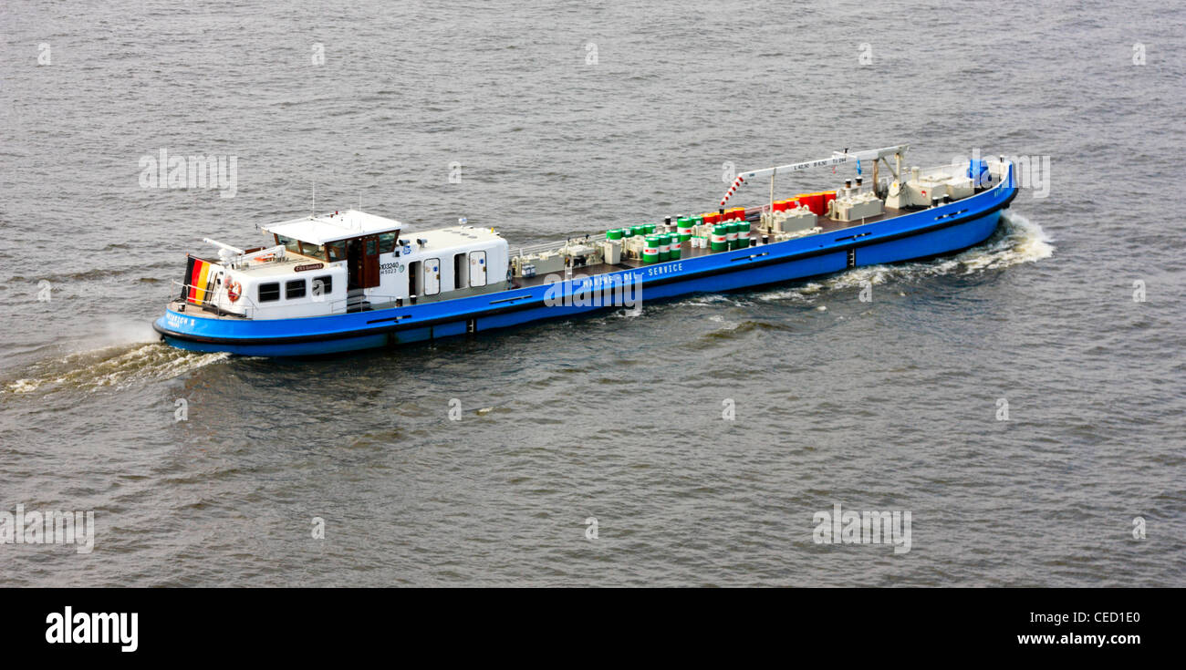 Bunkering vessels hi-res stock photography and images - Alamy